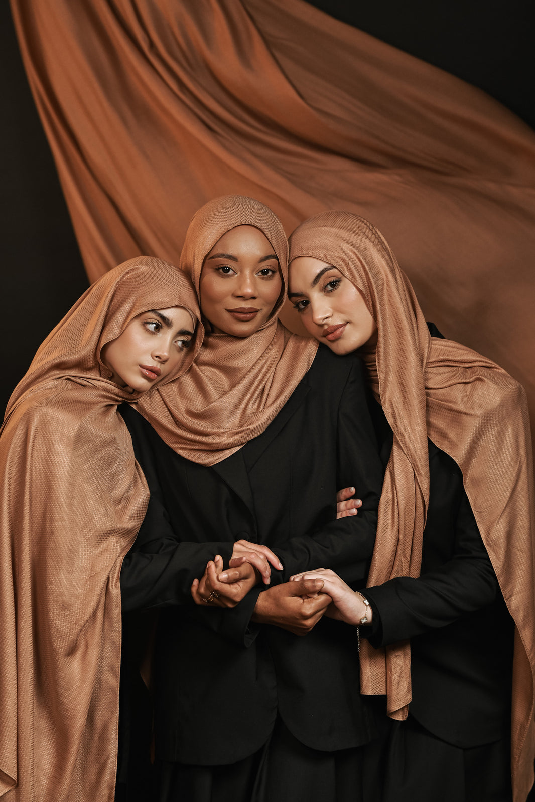 Golden Viscose – Chedly Sisters